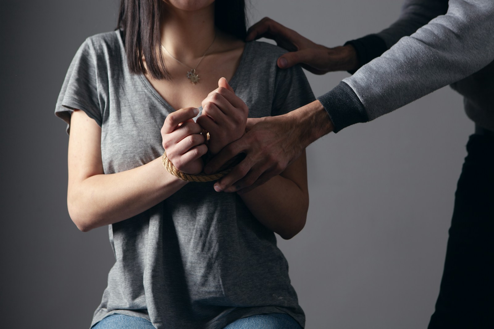 New Hand Signals For Domestic Violence Can Help Save Your Life – News ...
