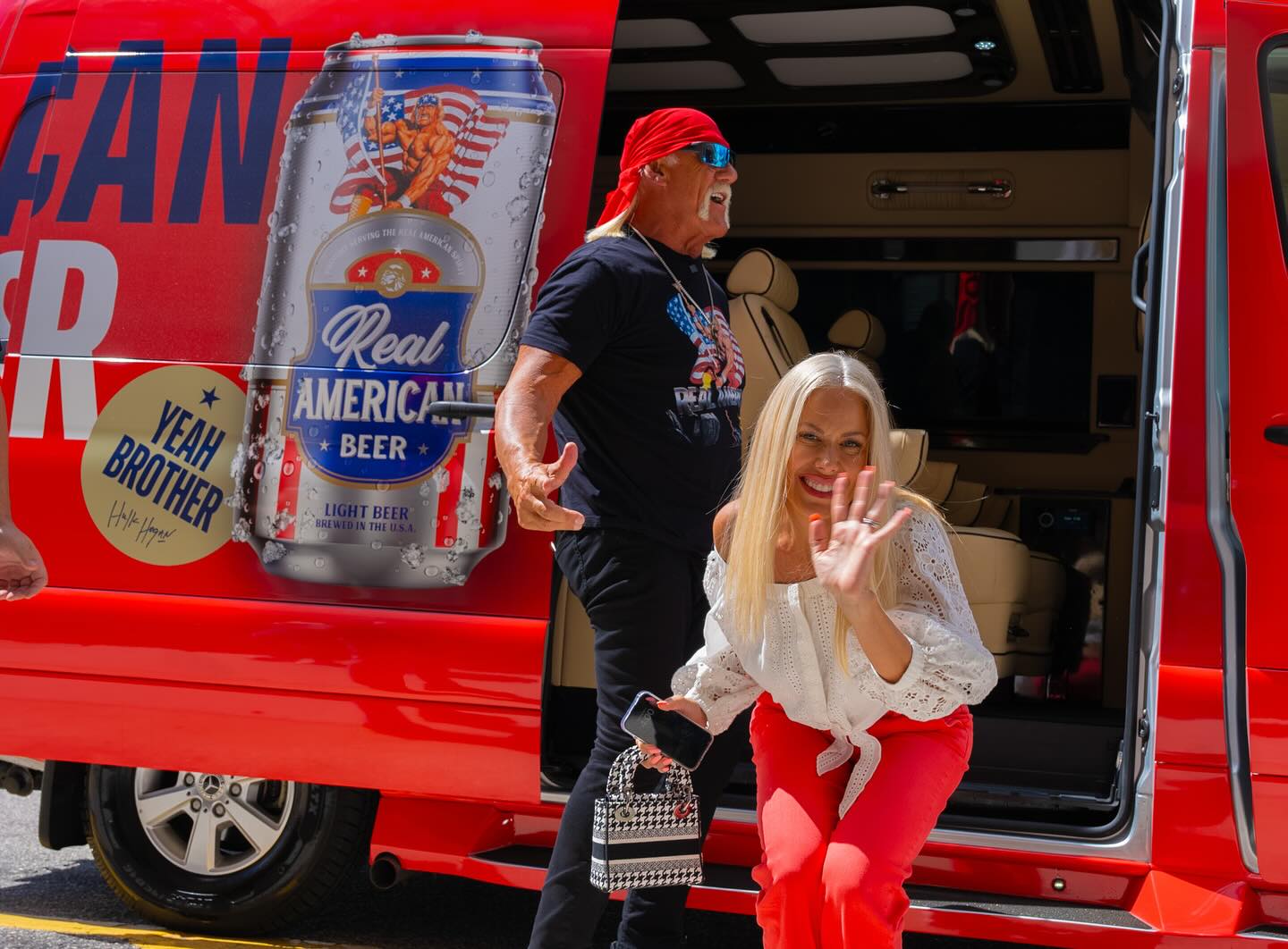 Hulk Hogan Visits The Lake Of The Ozarks – News/ Talk KRMS